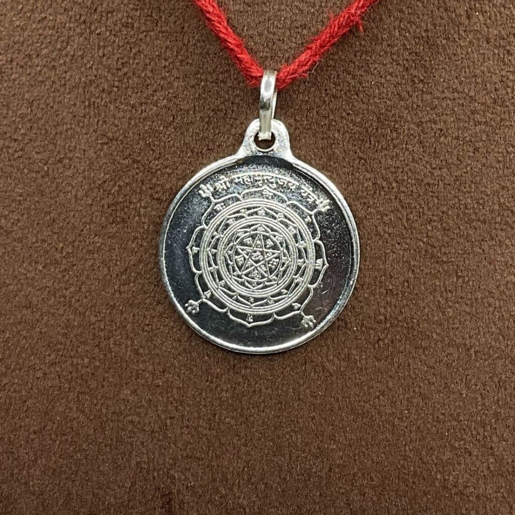 Buy Authentic 100 % शिव यंत्र लॉकेट / Shiv Yantra Locket Silver | Rudrapuja