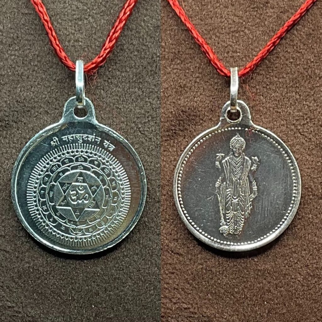 Buy Authentic 100 % शिव यंत्र लॉकेट / Shiv Yantra Locket Silver | Rudrapuja